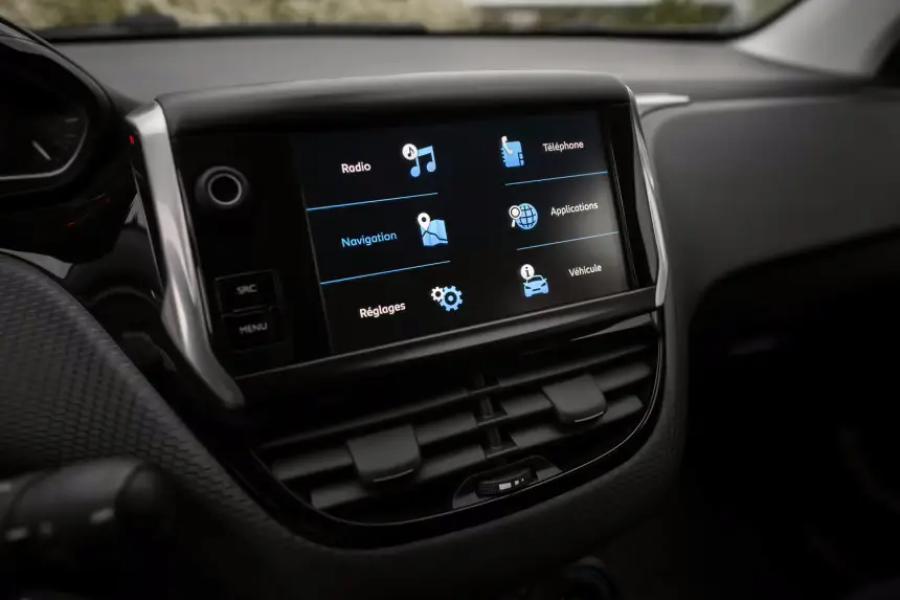 Pelēks Peugeot 2008 2018 Jelgava, ar dzinēja tilpumu 1.20 L un nobraukumu 131 tūkst. km par 6790 €, foto 22 vietnē AUTOMOTO.COM.LV