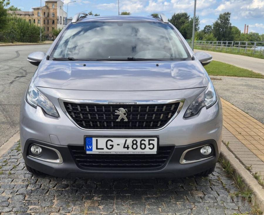 Grey Peugeot 2008 2018 in Riga, with an engine capacity of 1.20 L and mileage of 105 thousand km for 6700 €, photo 3 on AUTOMOTO.COM.LV