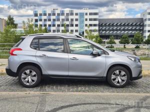 Grey Peugeot 2008 2018 in Riga, with an engine capacity of 1.20 L and mileage of 105 thousand km for 6700 €, photo 5 on AUTOMOTO.COM.LV