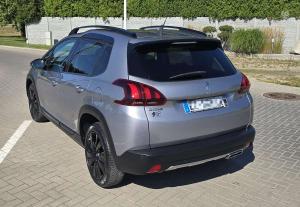 Grey Peugeot 2008 2018 in Taurage, with an engine capacity of 1.20 L and mileage of 129 thousand km for 5400 €, photo 7 on AUTOMOTO.COM.LV