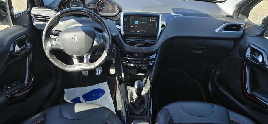 Grey Peugeot 2008 2018 in Taurage, with an engine capacity of 1.20 L and mileage of 129 thousand km for 5400 €, photo 10 on AUTOMOTO.COM.LV
