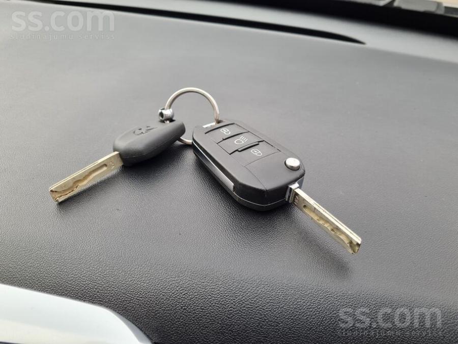 Pelēks Peugeot 2008 2018 Ogre, ar dzinēja tilpumu 1.20 L un nobraukumu 0 tūkst. km par 7970 €, foto 23 vietnē AUTOMOTO.COM.LV