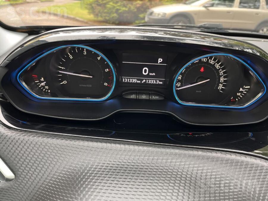 Pelēks Peugeot 2008 2019 Rīga, ar dzinēja tilpumu 1.50 L un nobraukumu 131 tūkst. km par 12900 €, foto 5 vietnē AUTOMOTO.COM.LV