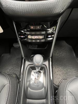 Pelēks Peugeot 2008 2019 Rīga, ar dzinēja tilpumu 1.50 L un nobraukumu 131 tūkst. km par 12900 €, foto 6 vietnē AUTOMOTO.COM.LV