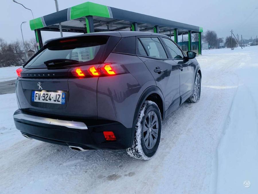 Grey Peugeot 2008 2020 in Taurage, with an engine capacity of 1.20 L and mileage of 164 thousand km for 11200 €, photo 3 on AUTOMOTO.COM.LV