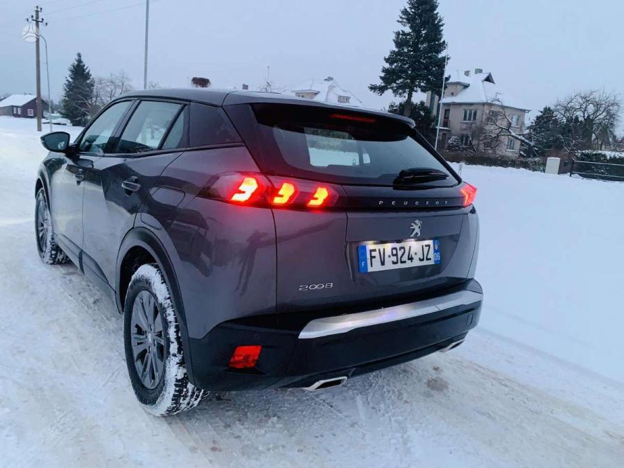 Grey Peugeot 2008 2020 in Taurage, with an engine capacity of 1.20 L and mileage of 164 thousand km for 11200 €, photo 4 on AUTOMOTO.COM.LV