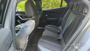 Grey Peugeot 2008 2020 in Tallinn, with an engine capacity of 1.50 L and mileage of 92 thousand km for 14000 €, photo 7 on AUTOMOTO.COM.LV