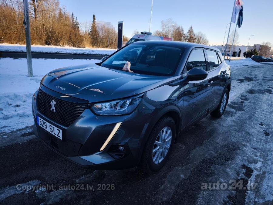 Pelēks Peugeot 2008 2021 Pērnava, ar dzinēja tilpumu 1.50 L un nobraukumu 79 tūkst. km par 12500 €, foto 3 vietnē AUTOMOTO.COM.LV
