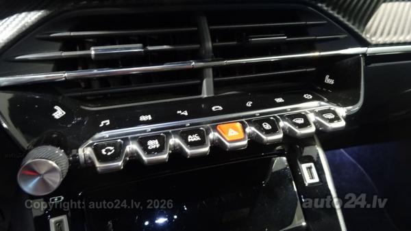 Grey Peugeot 2008 2021 in Tallinn, with an engine capacity of 1.20 L and mileage of 21 thousand km for 17990 €, photo 11 on AUTOMOTO.COM.LV