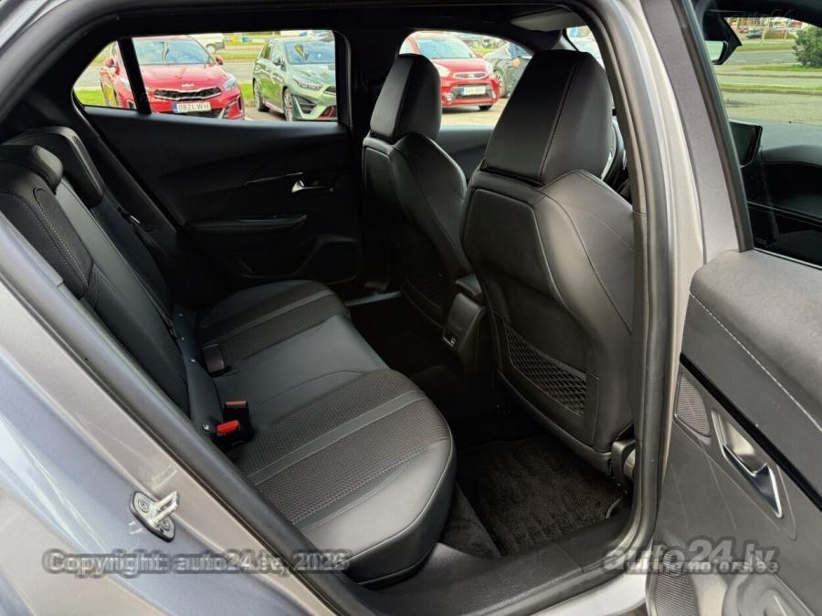 Grey Peugeot 2008 2021 in Tallinn, with an engine capacity of 1.20 L and mileage of 71 thousand km for 15500 €, photo 9 on AUTOMOTO.COM.LV