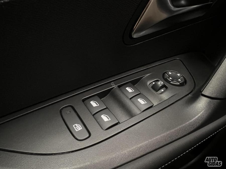 Grey Peugeot 2008 2022 in Vilnius, with an engine capacity of 1.20 L and mileage of 57 thousand km for 16990 €, photo 14 on AUTOMOTO.COM.LV