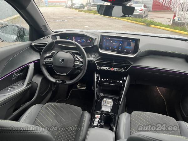 Pelēks Peugeot 2008 2024 Kuresāre, ar dzinēja tilpumu 1.20 L un nobraukumu 11 tūkst. km par 26590 €, foto 11 vietnē AUTOMOTO.COM.LV