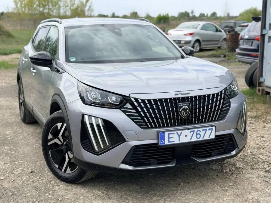Grey Peugeot 2008 2025 in Riga, with an engine capacity of 0.00 L and mileage of 12 thousand km for 24995 €, photo 1 on AUTOMOTO.COM.LV