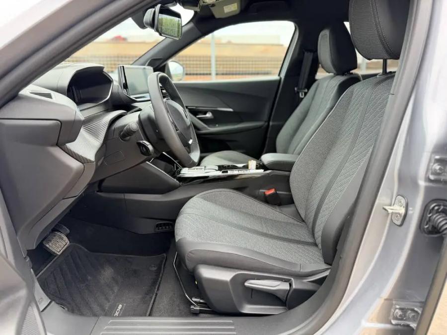 Grey Peugeot 2008 2025 in Riga, with an engine capacity of 0.00 L and mileage of 12 thousand km for 24995 €, photo 12 on AUTOMOTO.COM.LV