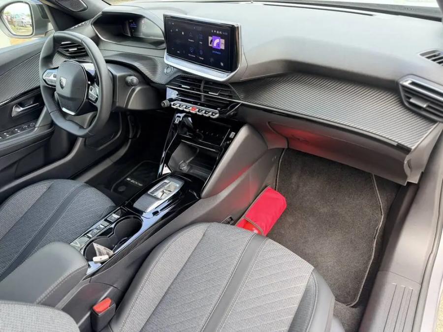 Grey Peugeot 2008 2025 in Riga, with an engine capacity of 0.00 L and mileage of 12 thousand km for 24995 €, photo 25 on AUTOMOTO.COM.LV