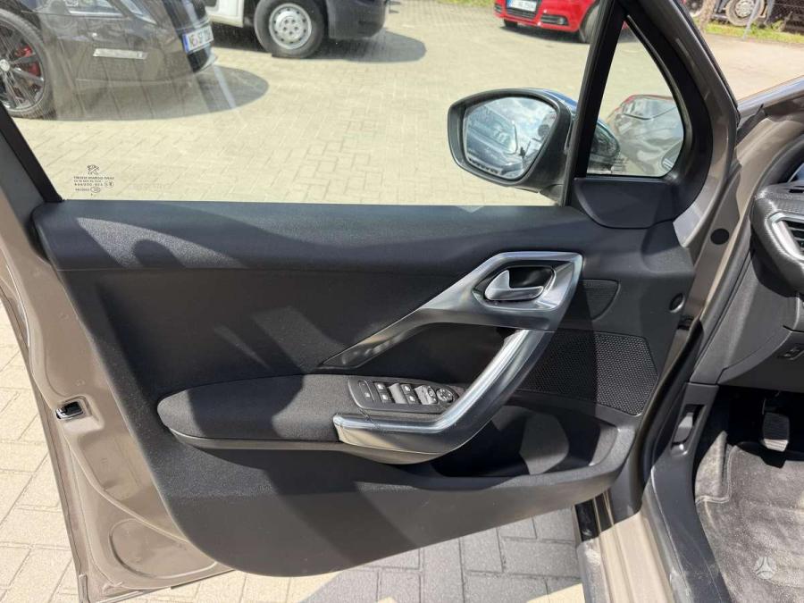Pelēks Peugeot 2008 2014 Viļņa, ar dzinēja tilpumu 1.60 L un nobraukumu 174 tūkst. km par 4200 €, foto 13 vietnē AUTOMOTO.COM.LV