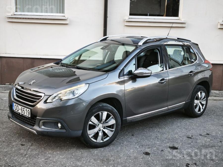 Grey Peugeot 2008 2014 in Jelgava, with an engine capacity of 1.20 L and mileage of 0 thousand km for 4990 €, photo 3 on AUTOMOTO.COM.LV