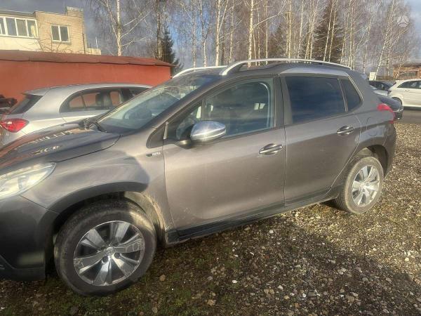 Grey Peugeot 2008 2015 in Ukmerge, with an engine capacity of 1.60 L and mileage of 240 thousand km for 2950 €, photo 4 on AUTOMOTO.COM.LV