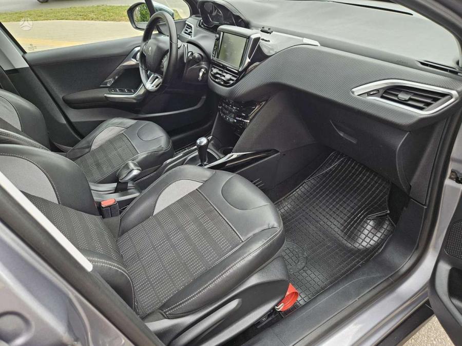 Grey Peugeot 2008 2015 in Siauliai, with an engine capacity of 1.60 L and mileage of 267 thousand km for 5950 €, photo 15 on AUTOMOTO.COM.LV