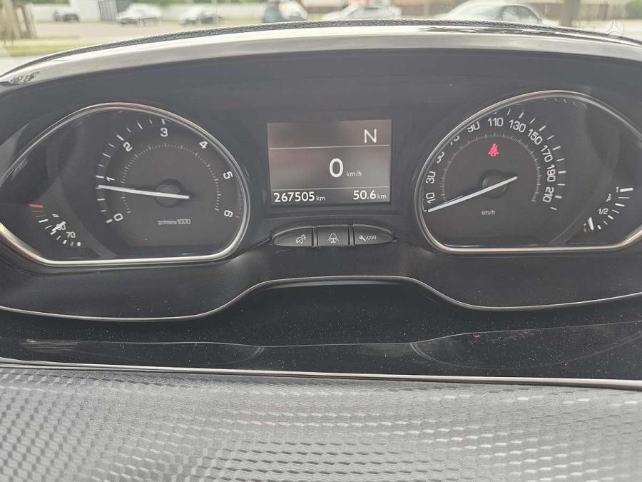 Grey Peugeot 2008 2015 in Siauliai, with an engine capacity of 1.60 L and mileage of 267 thousand km for 5950 €, photo 22 on AUTOMOTO.COM.LV