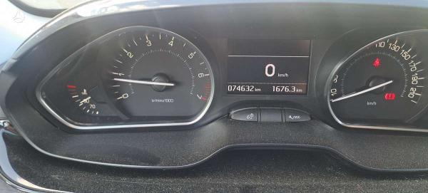 Grey Peugeot 2008 2015 in Taurage, with an engine capacity of 1.20 L and mileage of 75 thousand km for 3500 €, photo 9 on AUTOMOTO.COM.LV