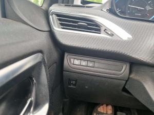 Pelēks Peugeot 2008 2016 Tauragė, ar dzinēja tilpumu 1.20 L un nobraukumu 113 tūkst. km par 3900 €, foto 5 vietnē AUTOMOTO.COM.LV