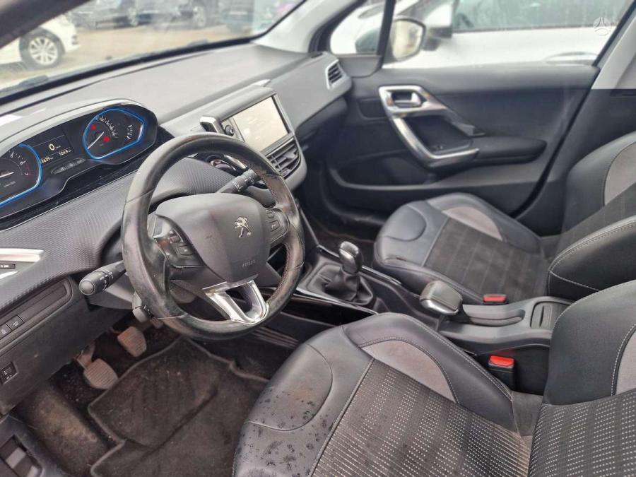 Pelēks Peugeot 2008 2016 Tauragė, ar dzinēja tilpumu 1.20 L un nobraukumu 113 tūkst. km par 3900 €, foto 6 vietnē AUTOMOTO.COM.LV