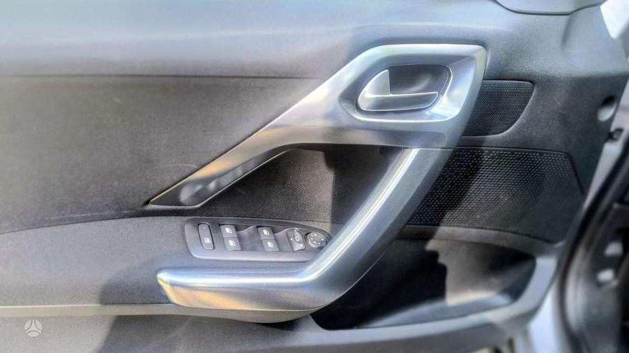 Pelēks Peugeot 2008 2018 Tauragė, ar dzinēja tilpumu 1.20 L un nobraukumu 176 tūkst. km par 5900 €, foto 11 vietnē AUTOMOTO.COM.LV