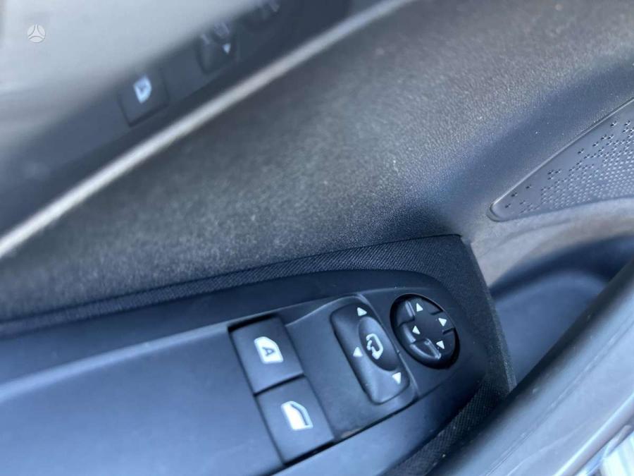 Pelēks Peugeot 2008 2019 Tauragė, ar dzinēja tilpumu 1.50 L un nobraukumu 170 tūkst. km par 6100 €, foto 17 vietnē AUTOMOTO.COM.LV