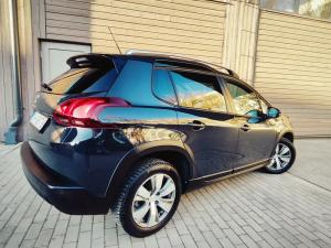 Grey Peugeot 2008 2019 in Jelgava, with an engine capacity of 1.20 L and mileage of 70 thousand km for 8990 €, photo 4 on AUTOMOTO.COM.LV