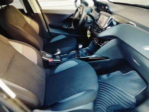 Grey Peugeot 2008 2019 in Jelgava, with an engine capacity of 1.20 L and mileage of 70 thousand km for 8990 €, photo 20 on AUTOMOTO.COM.LV