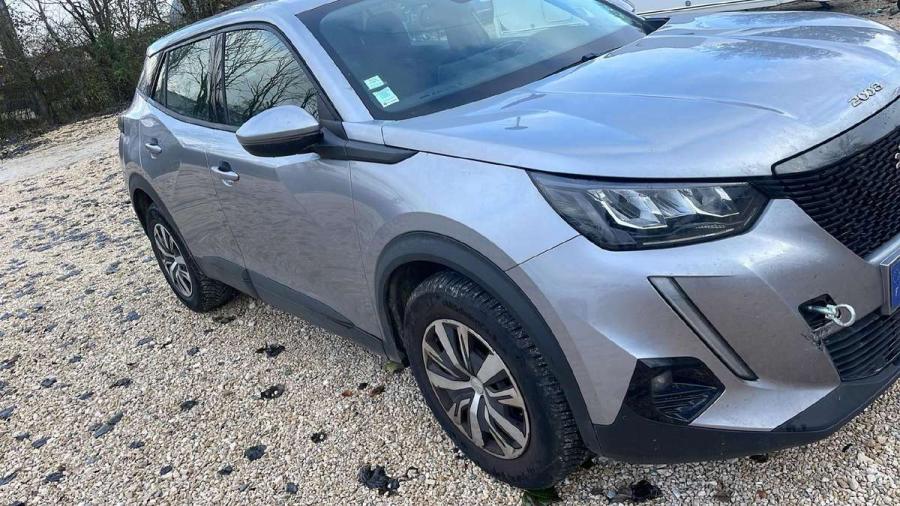 Pelēks Peugeot 2008 2021 Tauragė, ar dzinēja tilpumu 1.50 L un nobraukumu 185 tūkst. km par 11500 €, foto 2 vietnē AUTOMOTO.COM.LV