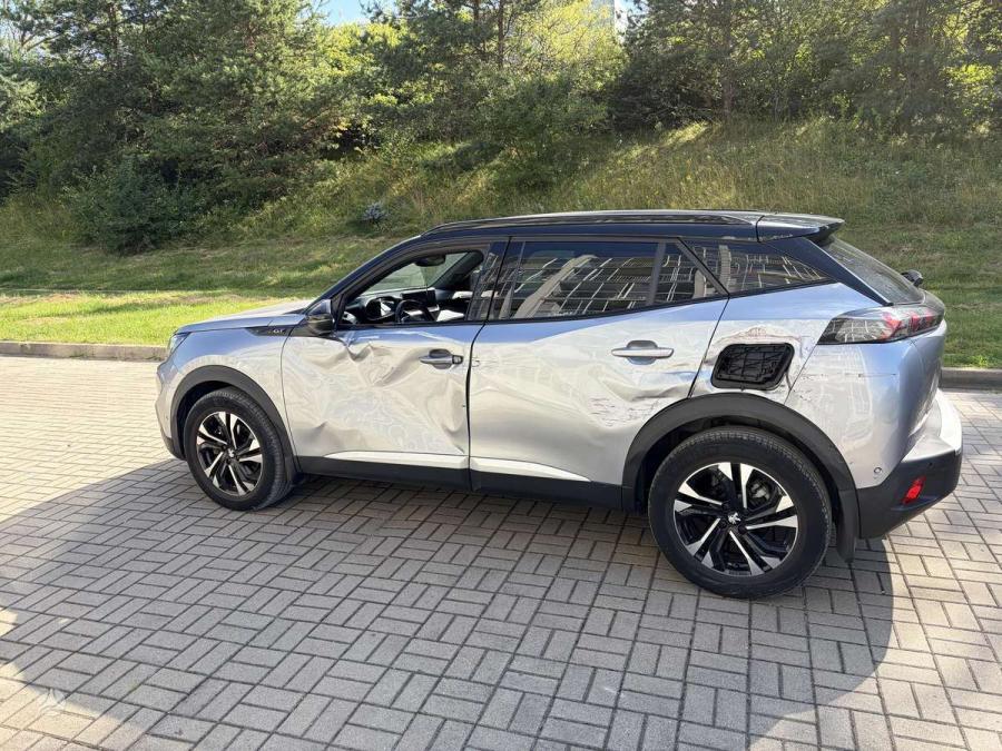 Pelēks Peugeot 2008 2021 Viļņa, ar dzinēja tilpumu 1.50 L un nobraukumu 81 tūkst. km par 9900 €, foto 3 vietnē AUTOMOTO.COM.LV