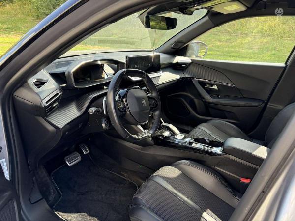 Grey Peugeot 2008 2021 in Vilnius, with an engine capacity of 1.50 L and mileage of 81 thousand km for 9900 €, photo 10 on AUTOMOTO.COM.LV