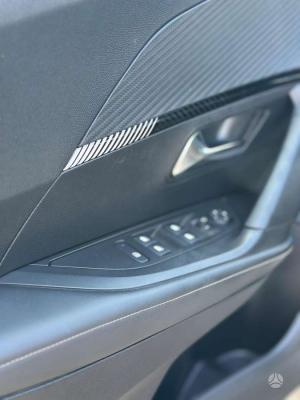 Pelēks Peugeot 2008 2023 Viļņa, ar dzinēja tilpumu 1.20 L un nobraukumu 175 tūkst. km par 13189 €, foto 24 vietnē AUTOMOTO.COM.LV