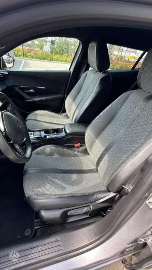 Pelēks Peugeot 2008 2023 Viļņa, ar dzinēja tilpumu 1.20 L un nobraukumu 175 tūkst. km par 13189 €, foto 29 vietnē AUTOMOTO.COM.LV