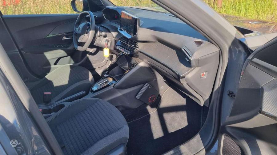 Pelēks Peugeot 2008 2023 Šauļi, ar dzinēja tilpumu 1.20 L un nobraukumu 42 tūkst. km par 8800 €, foto 22 vietnē AUTOMOTO.COM.LV