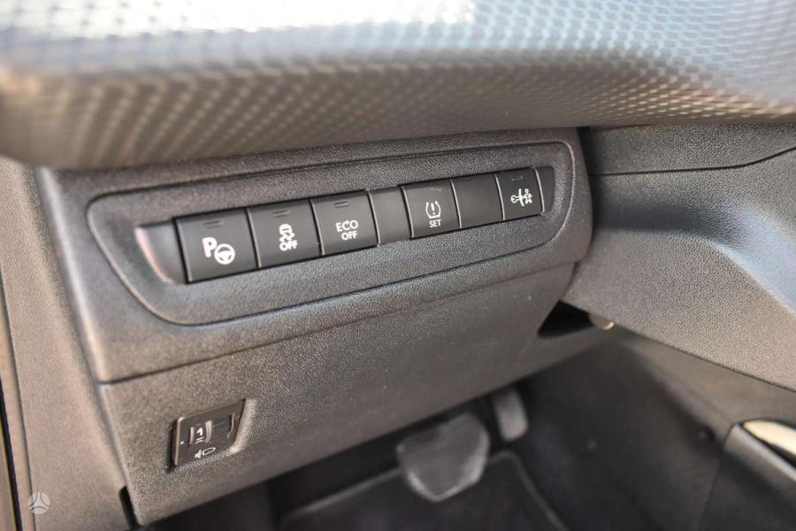 Pelēks Peugeot 2008 2015 Tauragė, ar dzinēja tilpumu 1.20 L un nobraukumu 140 tūkst. km par 4900 €, foto 10 vietnē AUTOMOTO.COM.LV