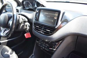 Pelēks Peugeot 2008 2015 Tauragė, ar dzinēja tilpumu 1.20 L un nobraukumu 140 tūkst. km par 4900 €, foto 16 vietnē AUTOMOTO.COM.LV