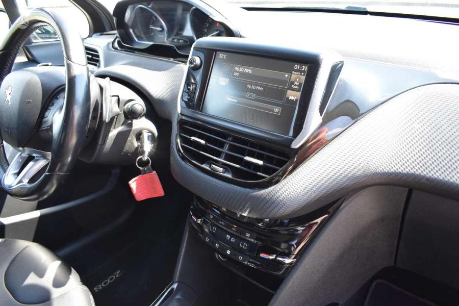 Pelēks Peugeot 2008 2015 Tauragė, ar dzinēja tilpumu 1.20 L un nobraukumu 140 tūkst. km par 4900 €, foto 16 vietnē AUTOMOTO.COM.LV