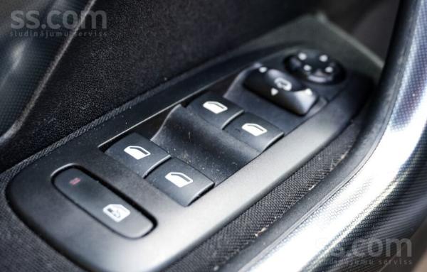 Pelēks Peugeot 2008 2017 Limbaži, ar dzinēja tilpumu 1.20 L un nobraukumu 132 tūkst. km par 8900 €, foto 6 vietnē AUTOMOTO.COM.LV
