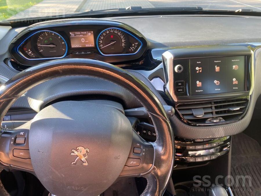 Pelēks Peugeot 2008 2017 Limbaži, ar dzinēja tilpumu 1.20 L un nobraukumu 132 tūkst. km par 8900 €, foto 12 vietnē AUTOMOTO.COM.LV