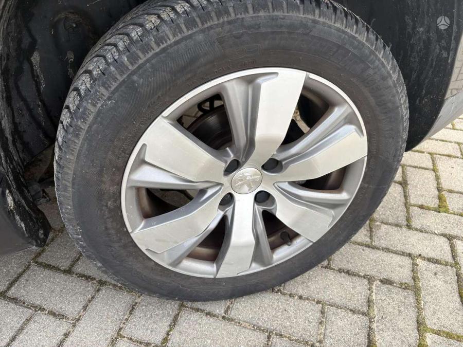 Pelēks Peugeot 2008 2015 Tauragė, ar dzinēja tilpumu 1.20 L un nobraukumu 119 tūkst. km par 5300 €, foto 36 vietnē AUTOMOTO.COM.LV