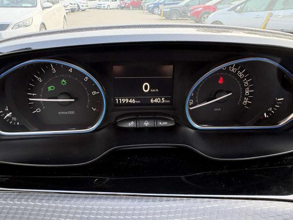Pelēks Peugeot 2008 2015 Tauragė, ar dzinēja tilpumu 1.20 L un nobraukumu 119 tūkst. km par 5300 €, foto 7 vietnē AUTOMOTO.COM.LV