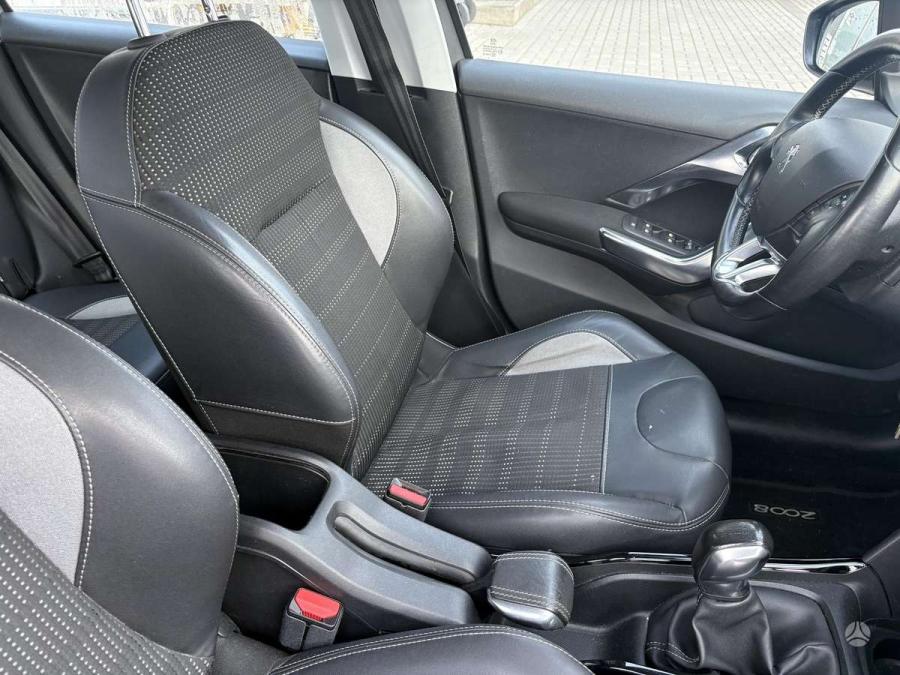 Pelēks Peugeot 2008 2015 Tauragė, ar dzinēja tilpumu 1.20 L un nobraukumu 119 tūkst. km par 5300 €, foto 13 vietnē AUTOMOTO.COM.LV