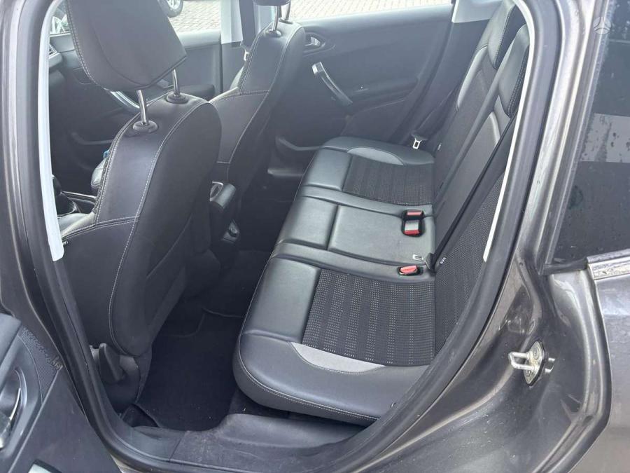 Pelēks Peugeot 2008 2015 Tauragė, ar dzinēja tilpumu 1.20 L un nobraukumu 119 tūkst. km par 5300 €, foto 16 vietnē AUTOMOTO.COM.LV