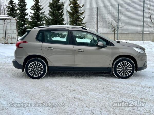 Pelēks Peugeot 2008 2016 Pērnava, ar dzinēja tilpumu 1.20 L un nobraukumu 114 tūkst. km par 6390 €, foto 4 vietnē AUTOMOTO.COM.LV
