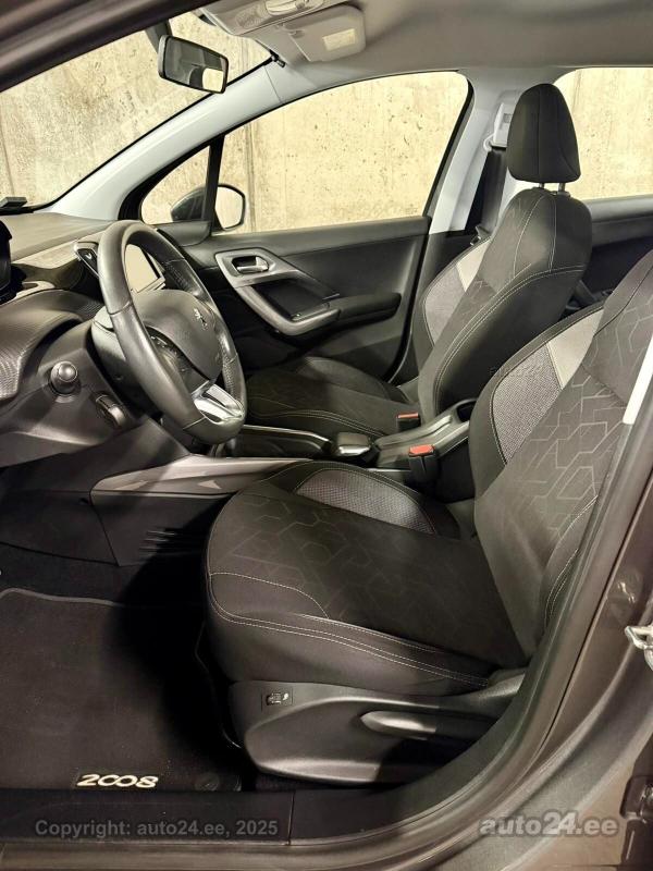 Grey Peugeot 2008 2017 in Tallinn, with an engine capacity of 1.20 L and mileage of 54 thousand km for 9995 €, photo 11 on AUTOMOTO.COM.LV