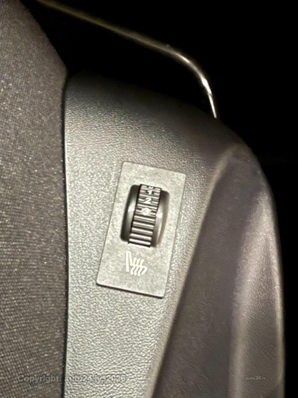 Grey Peugeot 2008 2017 in Tallinn, with an engine capacity of 1.20 L and mileage of 54 thousand km for 9995 €, photo 11 on AUTOMOTO.COM.LV