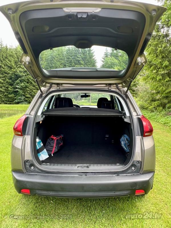 Pelēks Peugeot 2008 2017 Tallina, ar dzinēja tilpumu 1.20 L un nobraukumu 110 tūkst. km par 7200 €, foto 6 vietnē AUTOMOTO.COM.LV